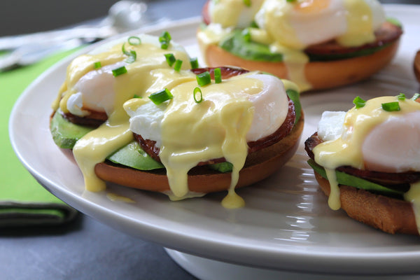 Bagels Eggs Benedict – PotsandPans