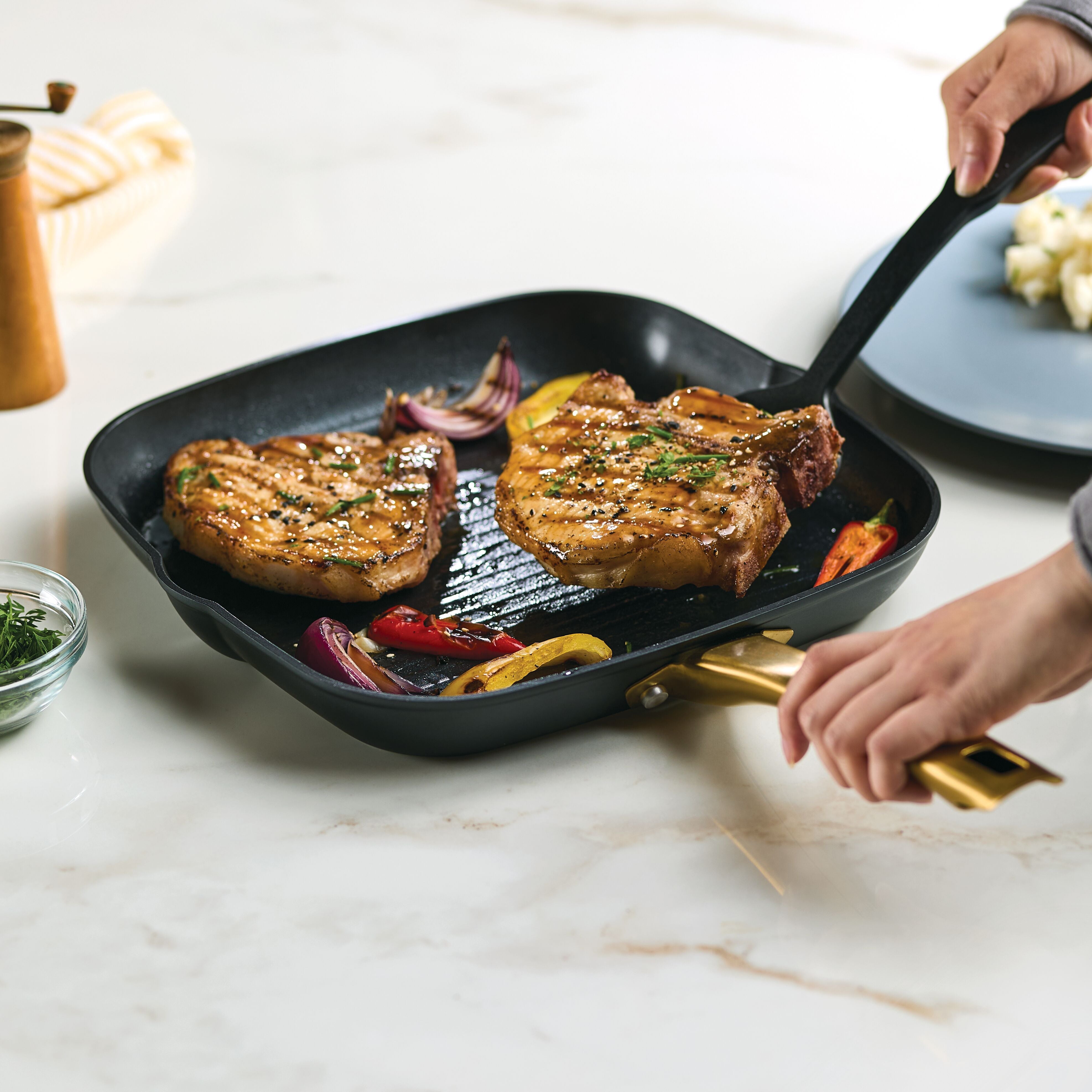 11-Inch Ceramic Nonstick Square Grill Pan – PotsandPans